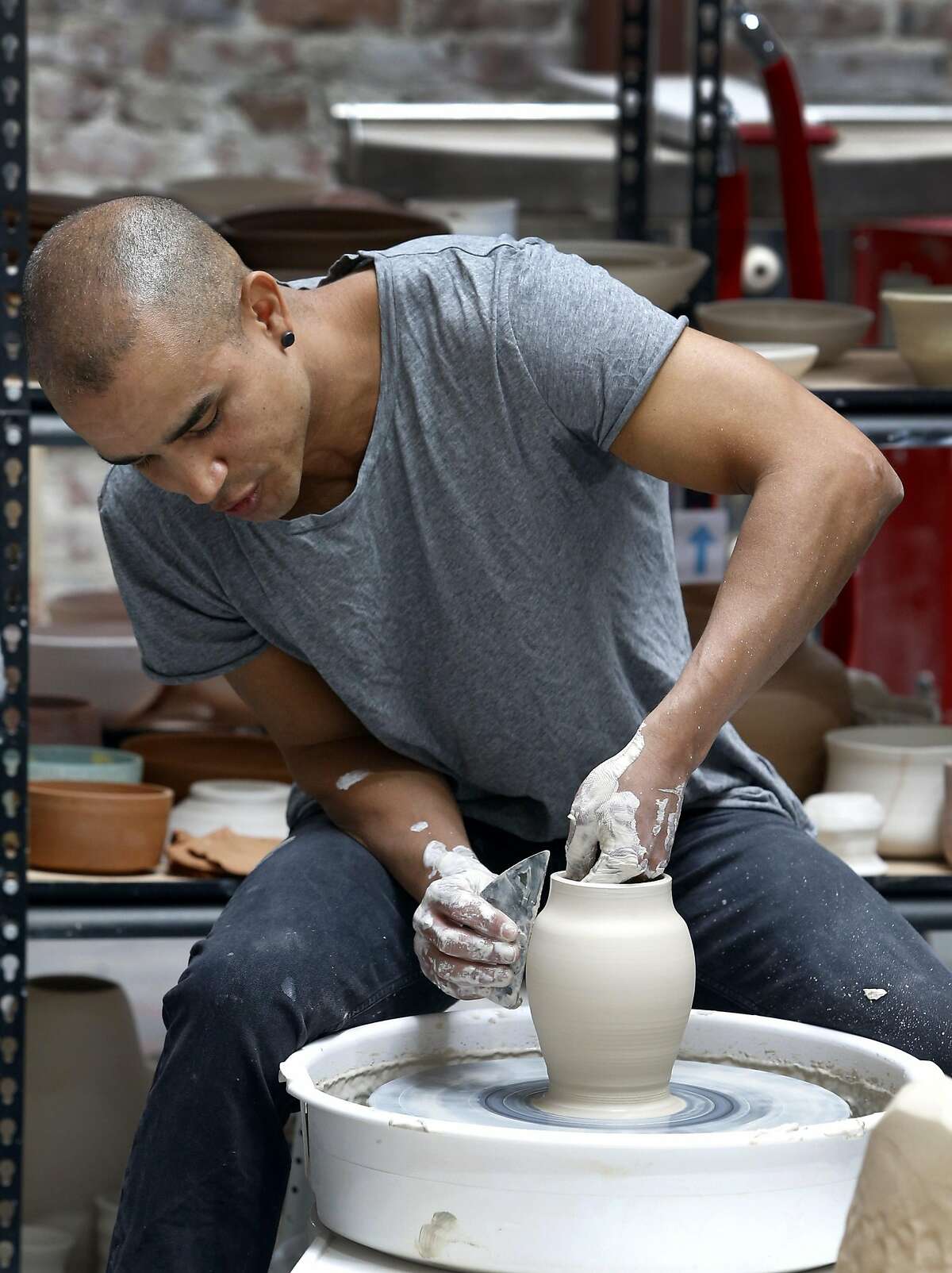 Famed ceramicist back in U.S., sharing techniques in workshops