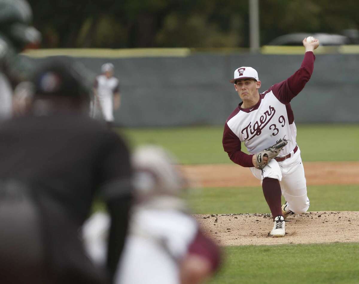 Under Scannell, Trinity scales D-III baseball mountaintop