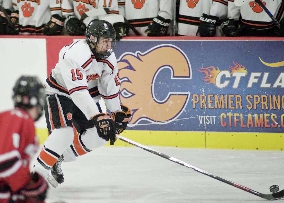 Ridgefield beats New Canaan for FCIAC boys hockey title