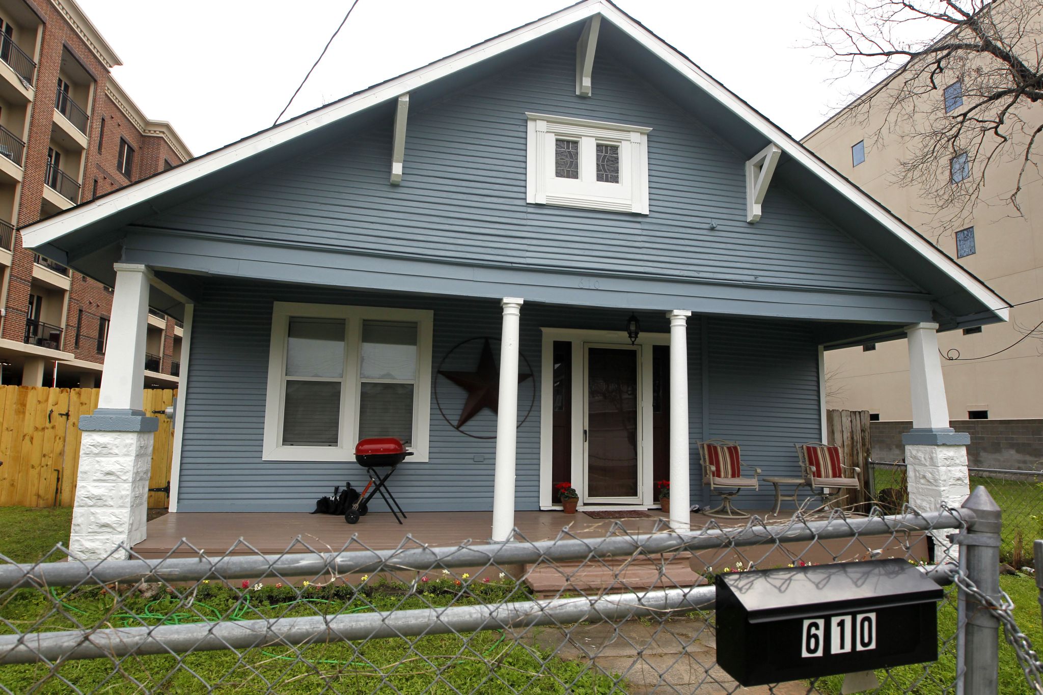 Heights home where human bones were found inside of walls is for sale again