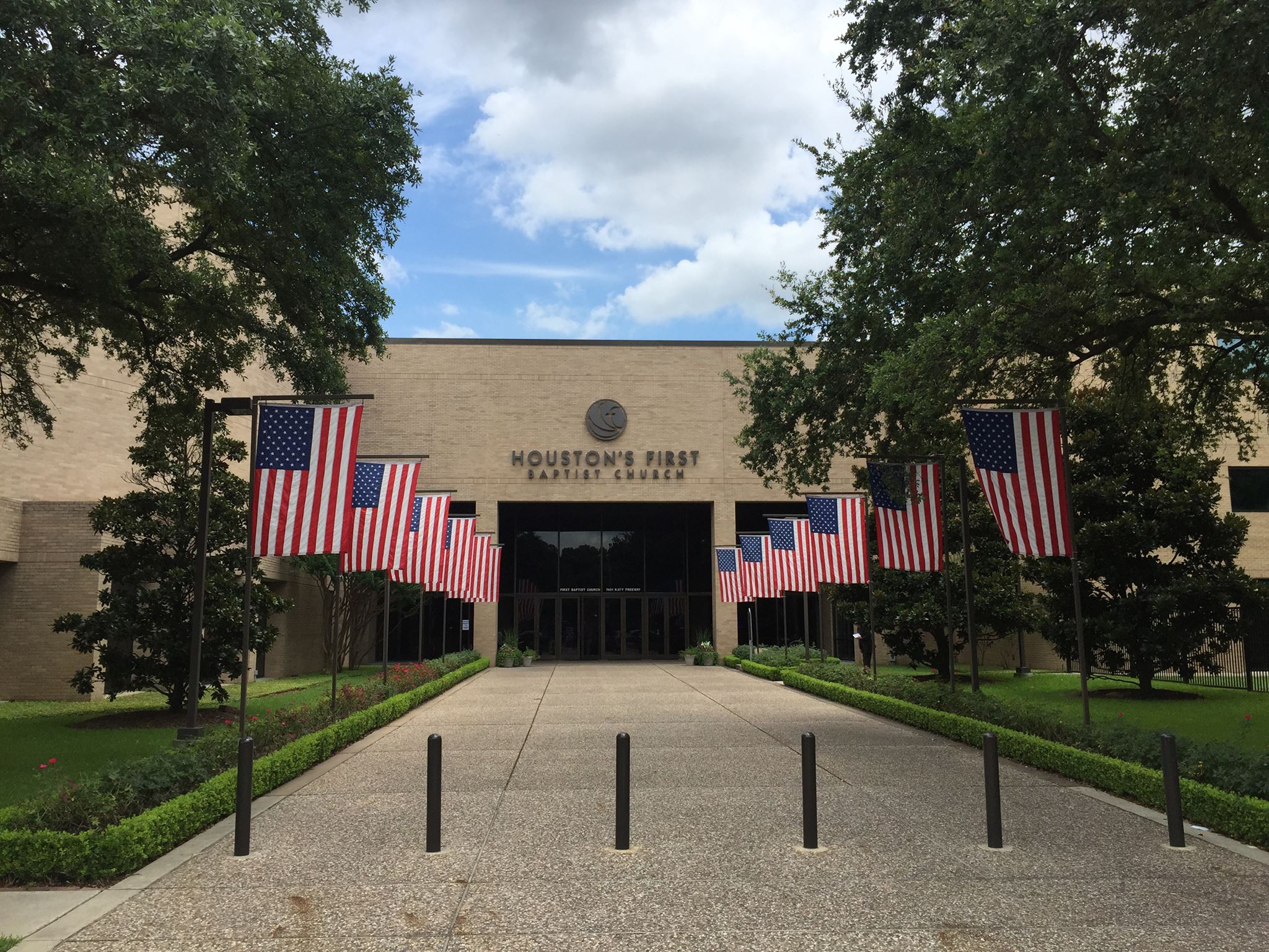 Houston's First Baptist to acquire space downtown