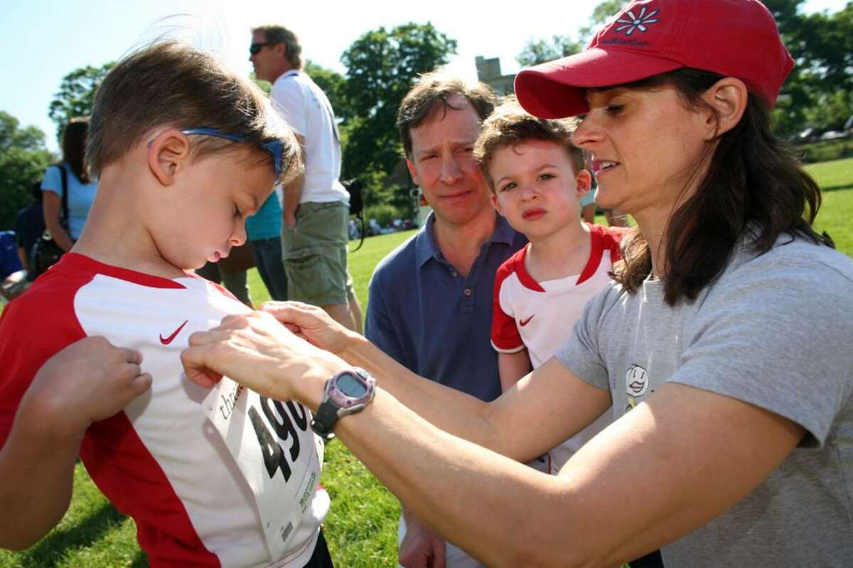 Hopkins repeats as Jim Fixx Memorial Day Run champion