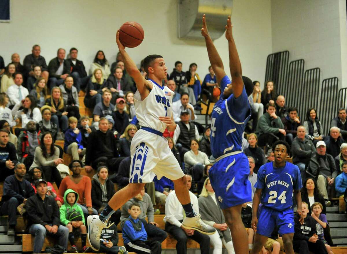 Darien defeats West Haven in state opener