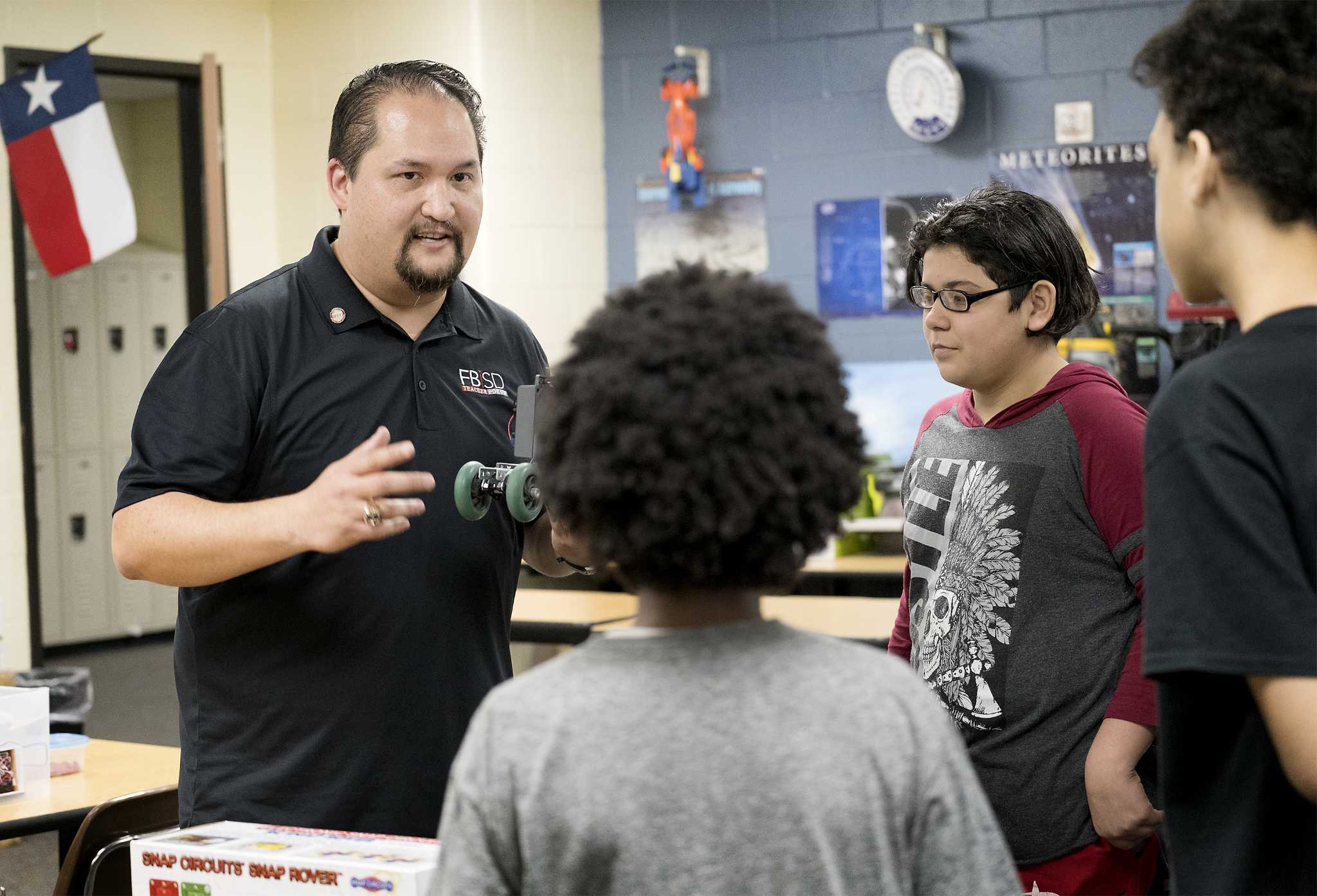 Two Fort Bend ISD educators are finalists for H-E-B excellence awards