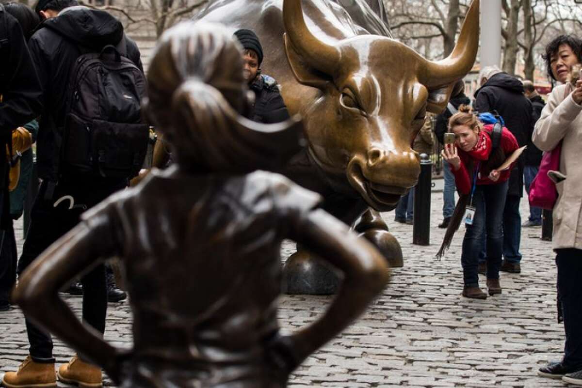 Photo: Man appears to desecrate 'Fearless Girl' statue on Wall Street