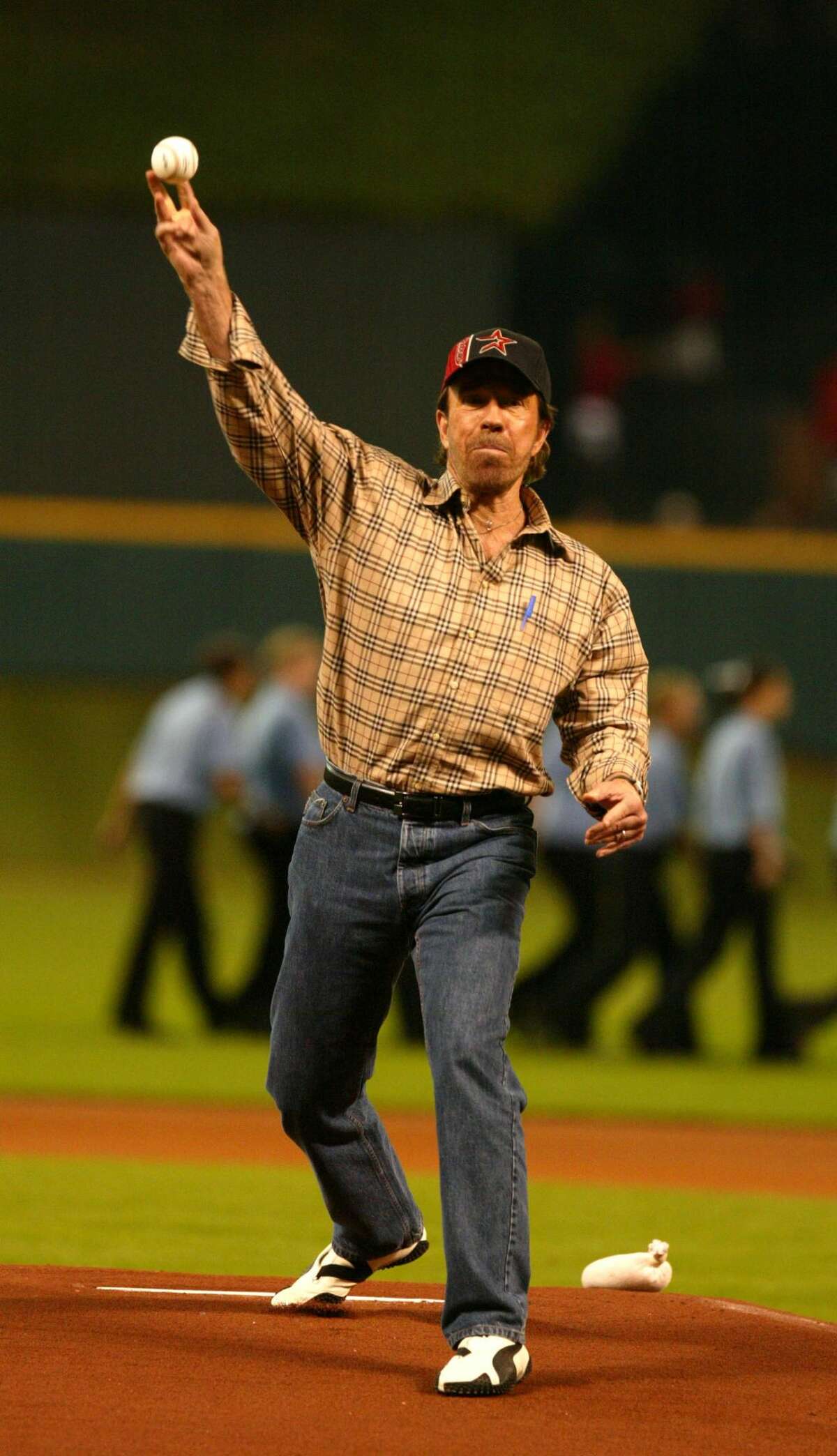 Chuck Norris to host Texas 5K, try to set new world record