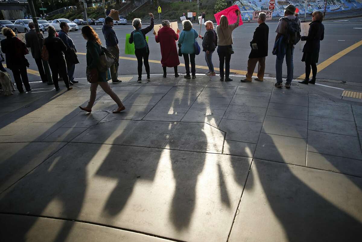 Can Indivisible do for progressives what Tea Party did for GOP?