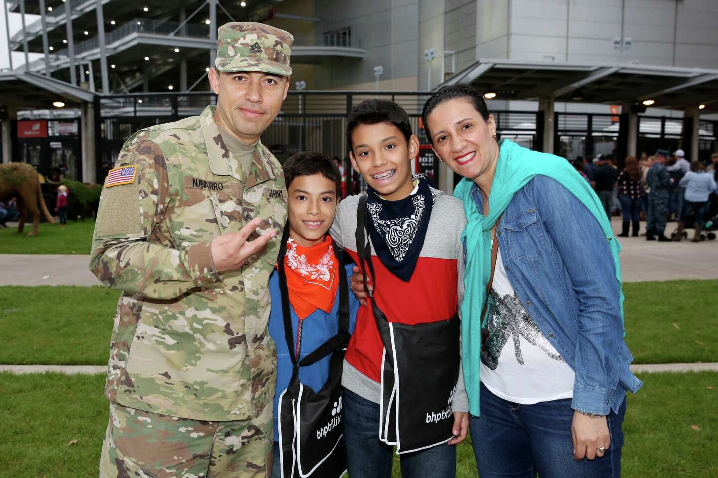 Texas singer keeps it country at RodeoHouston's Armed Forces ...