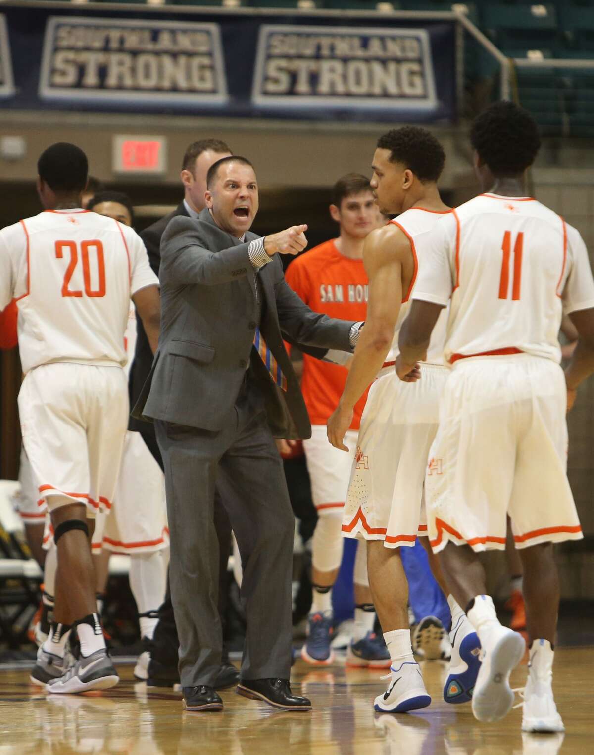 Sam Houston fights off Central Arkansas to open Southland tourney