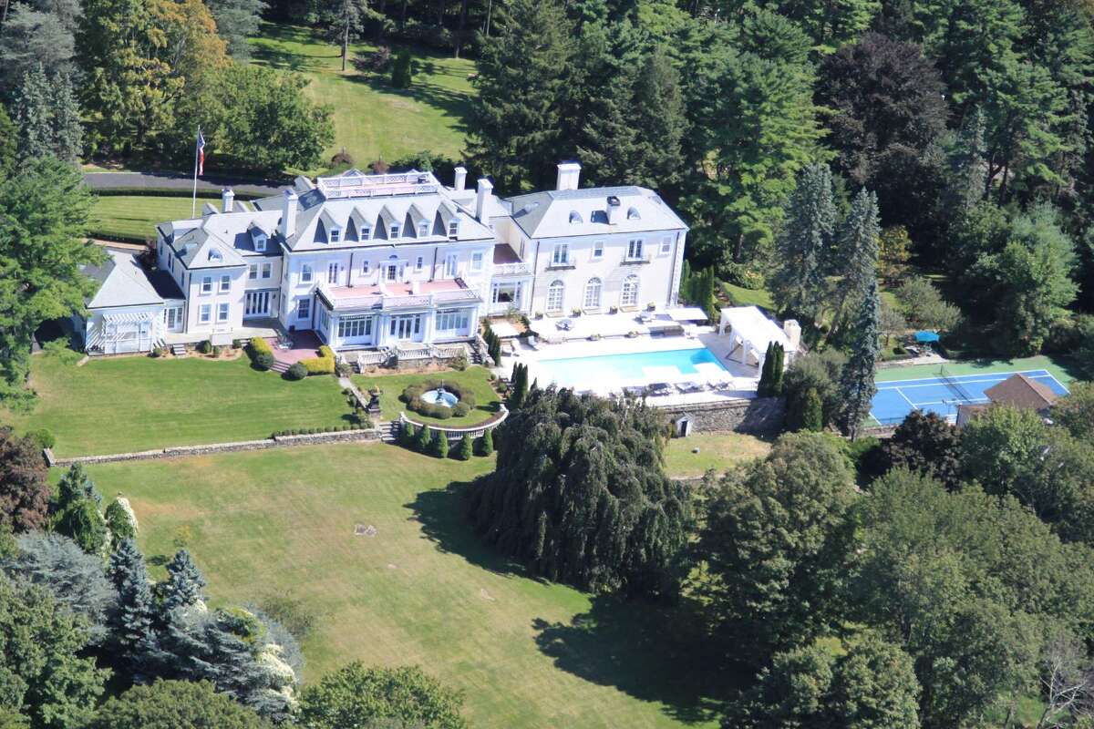 Ridgefield estate transports to another world