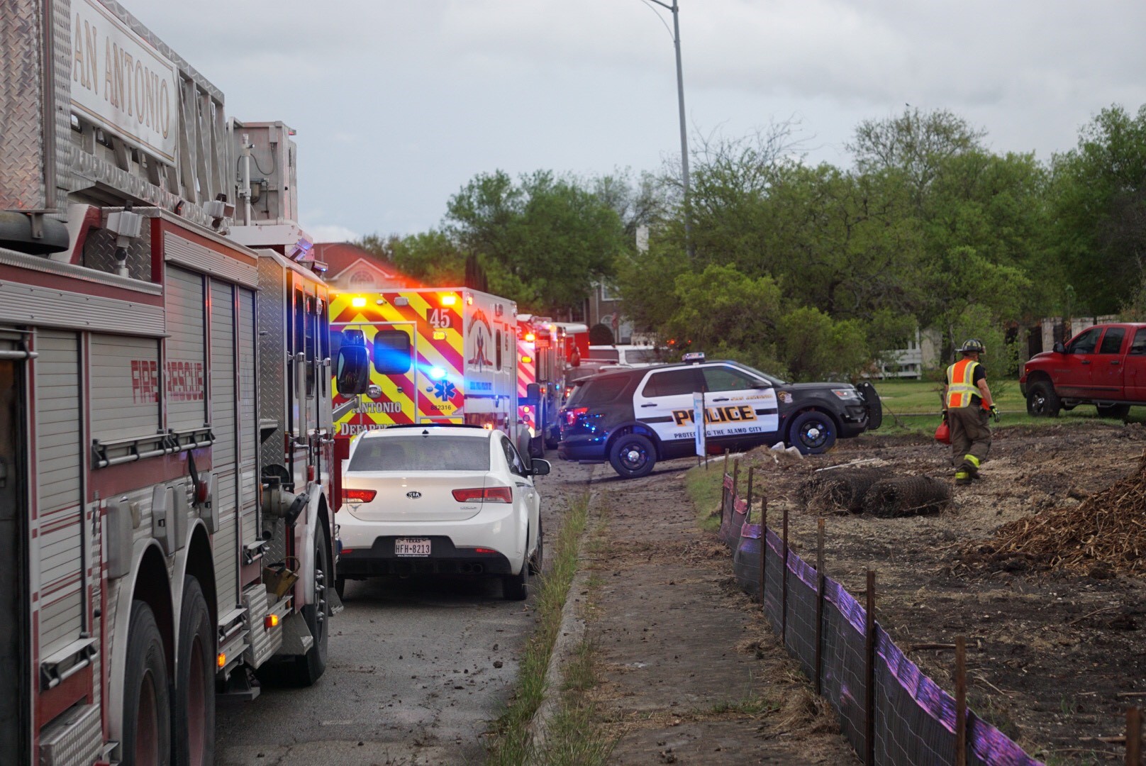 Trench rescue operation turns into recovery effort on far West Side