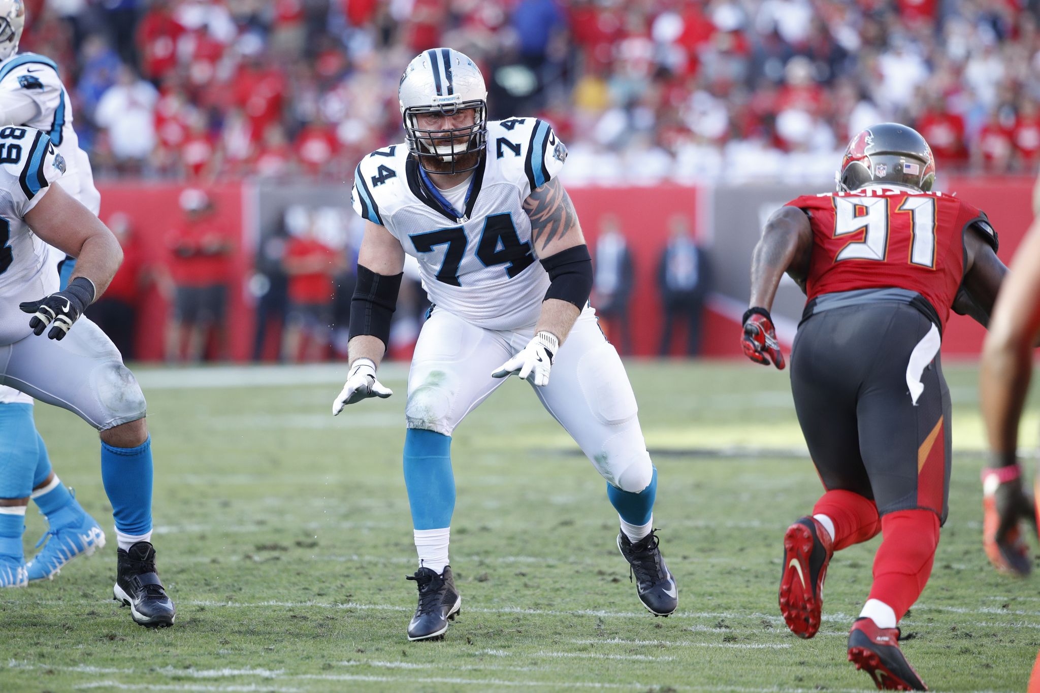 Free agent tackle Mike Remmers visiting Vikings, to visit Texans