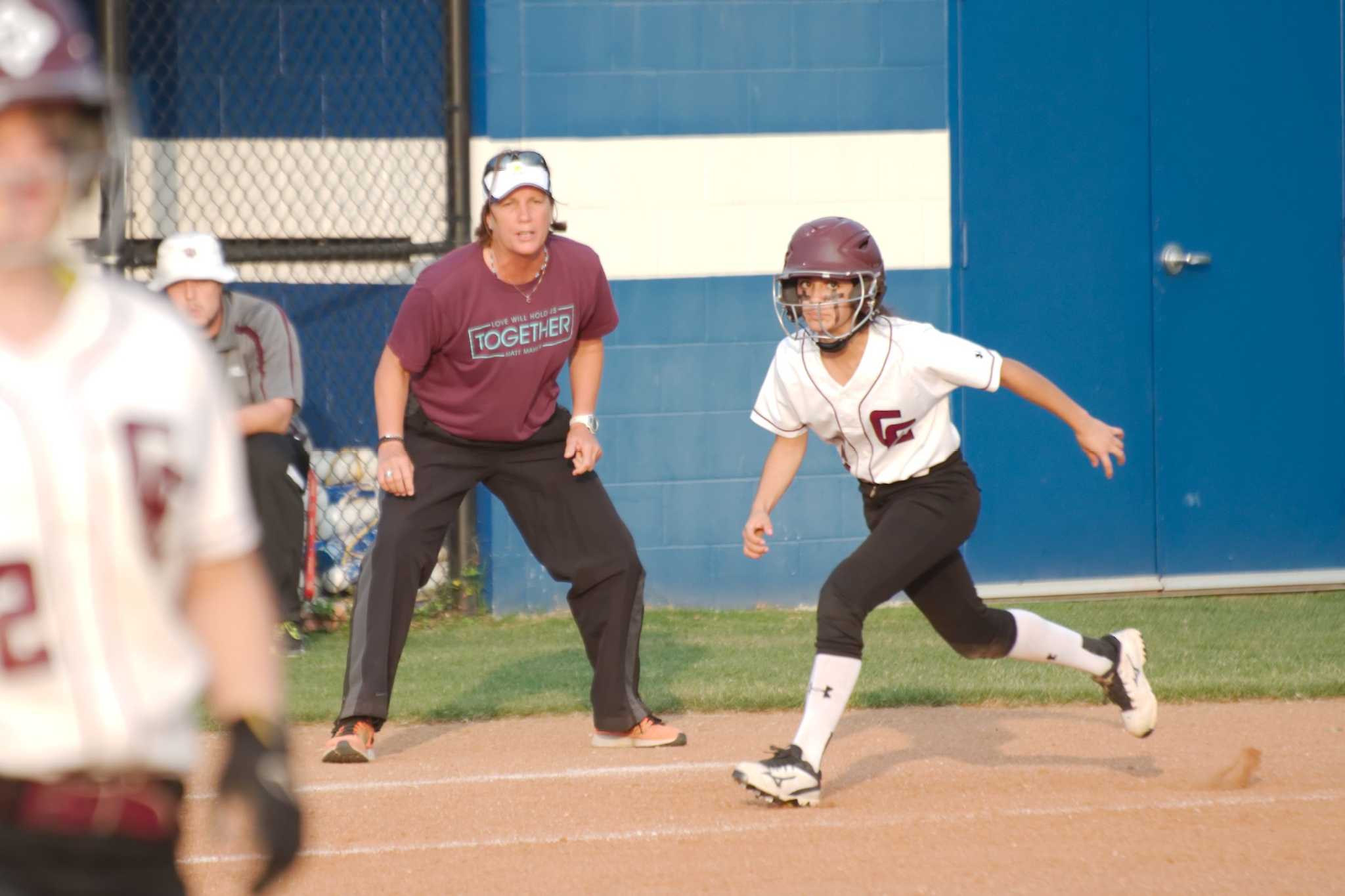 Softball: Alvin edges Clear Creek, 1-0
