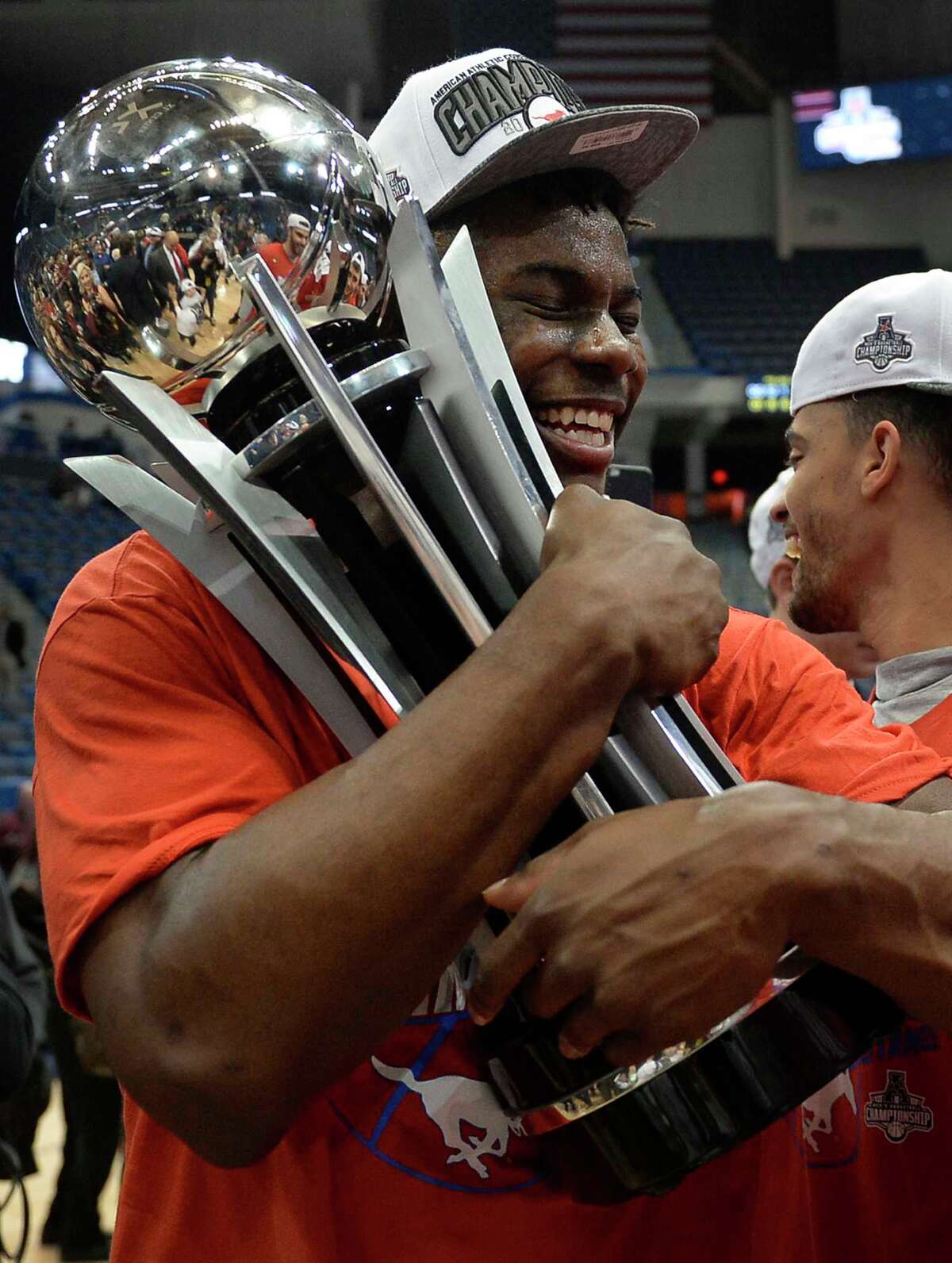 NCAA HOOPS: SMU beats Cincinnati 71-56 for AAC championship
