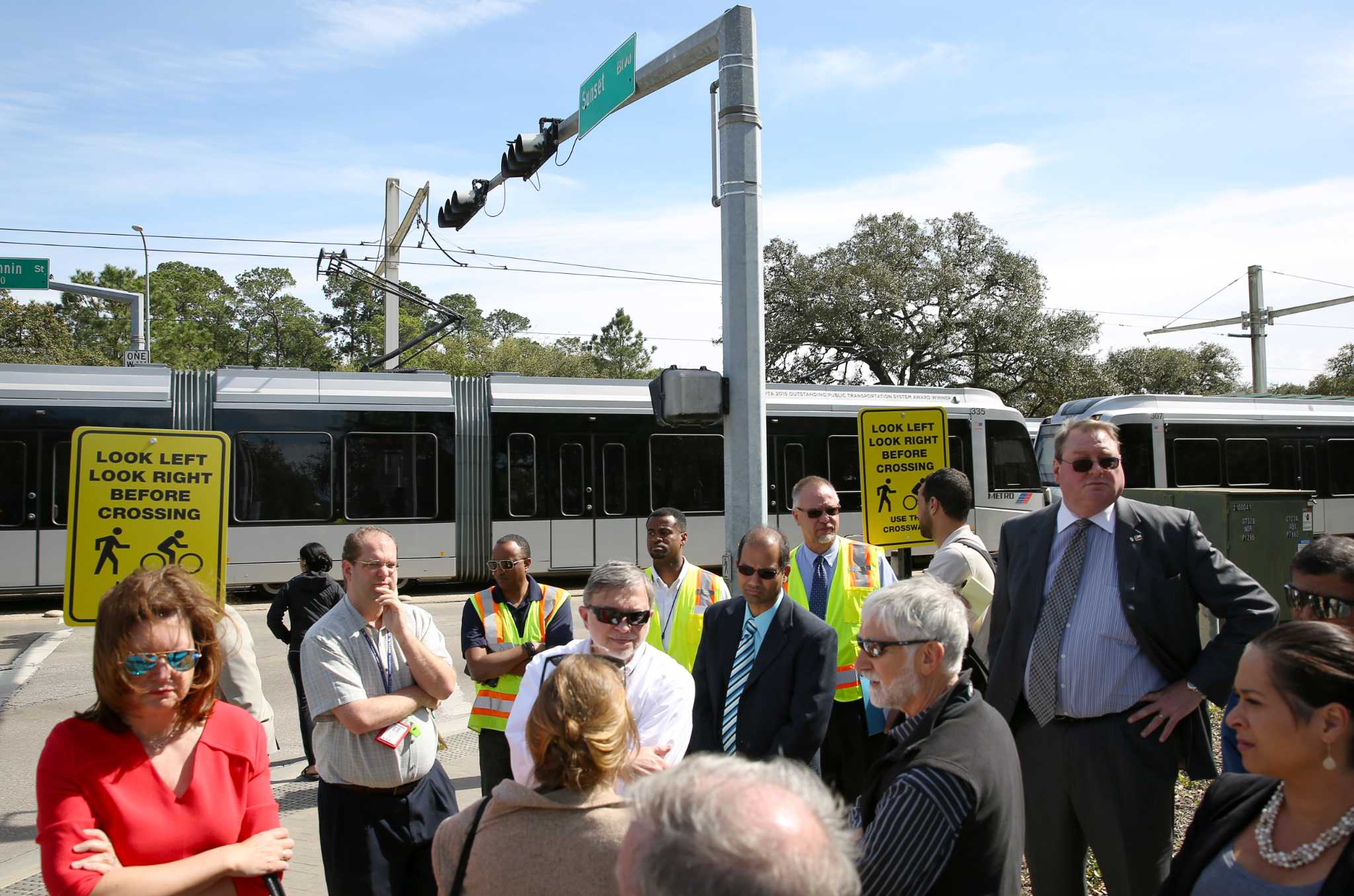 Metro adding color to its trains to improve safety
