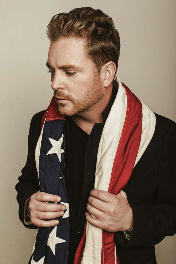 This Texas country singer isn't letting a neck injury slow down his new ...