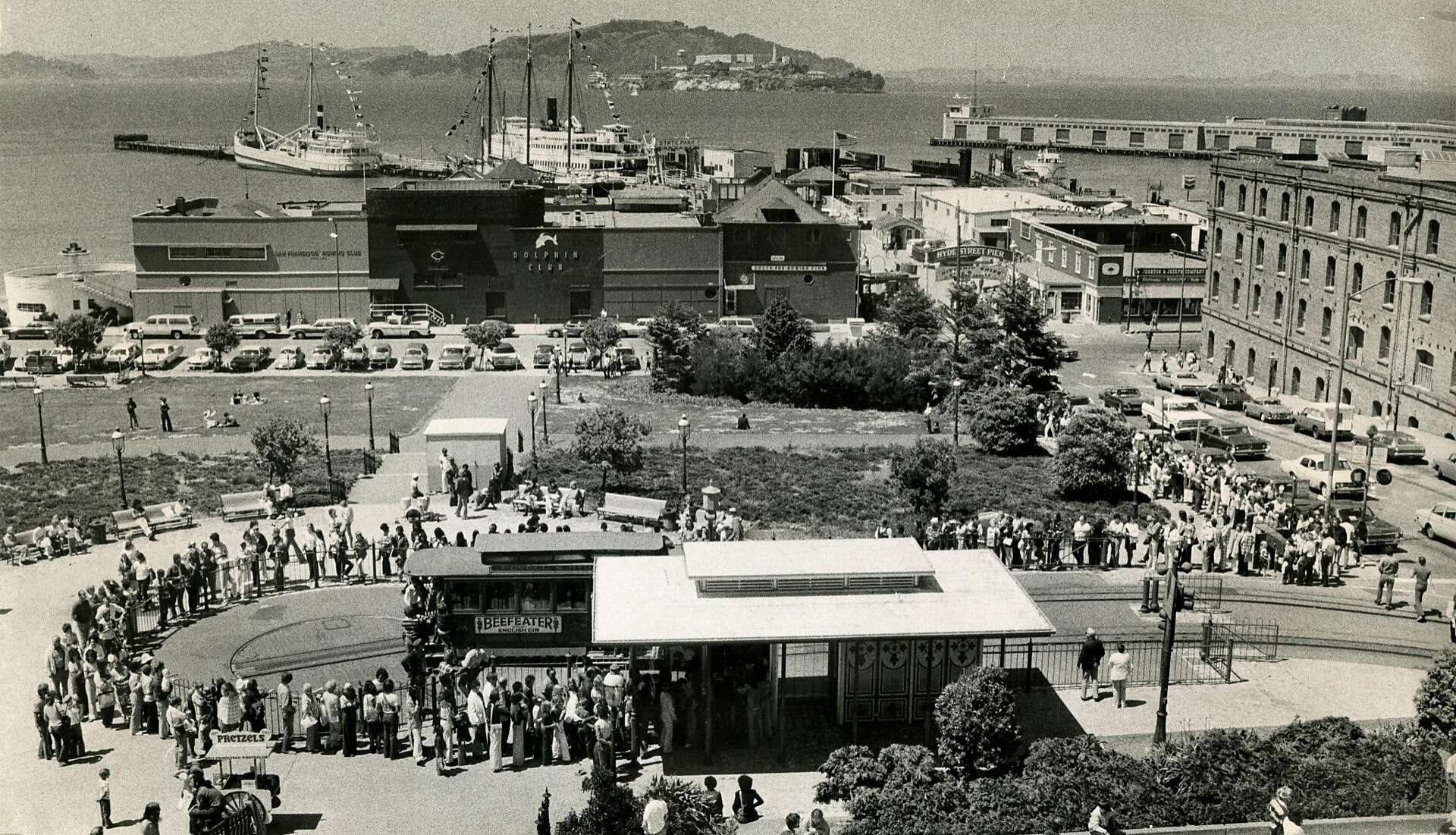 Mid-century San Francisco archive photos unseen for decades