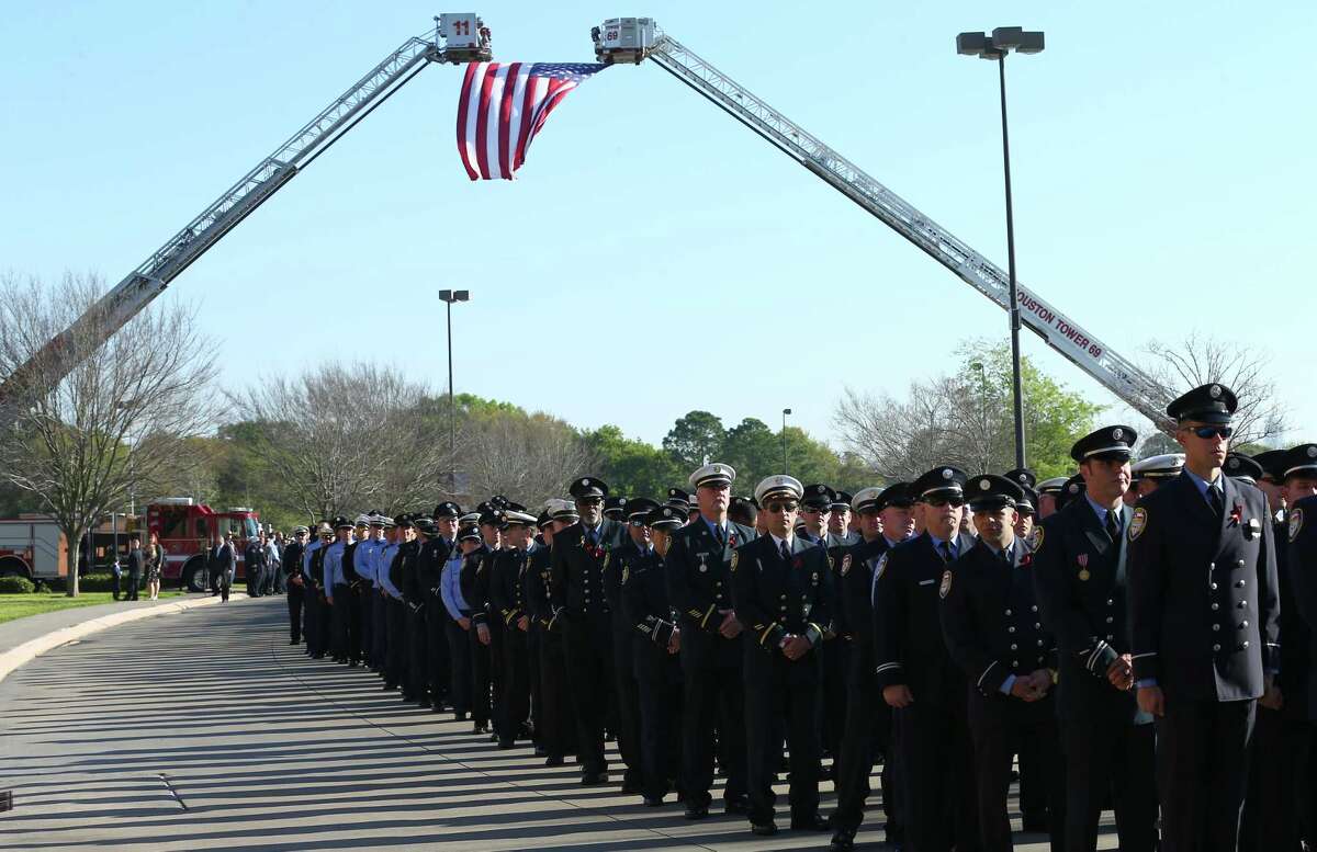HFD honors firefighters killed in 2013 Southwest Inn fire