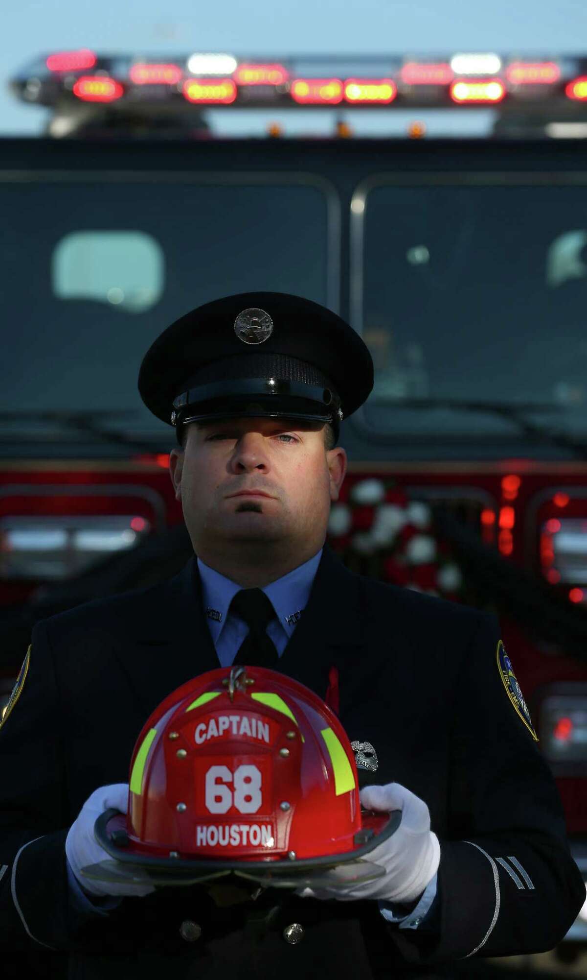 HFD honors firefighters killed in 2013 Southwest Inn fire