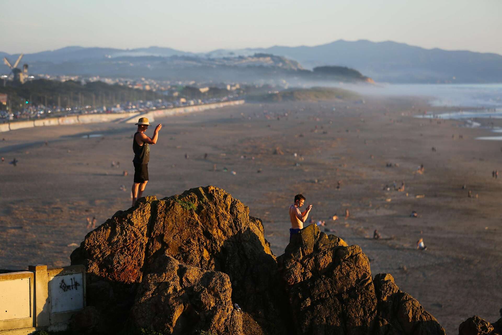 Rake artist uses beach as canvas