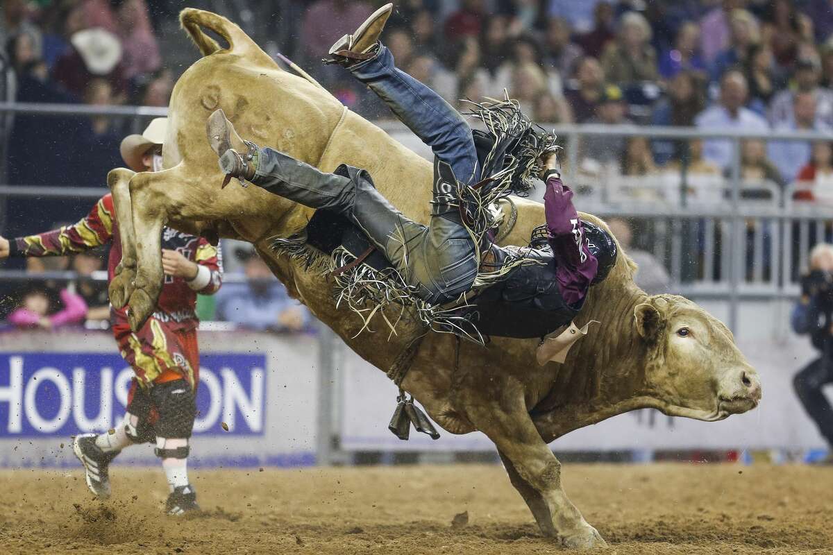 Saddle bronc rider Jacobs Crawley wins Super Series III at RodeoHouston