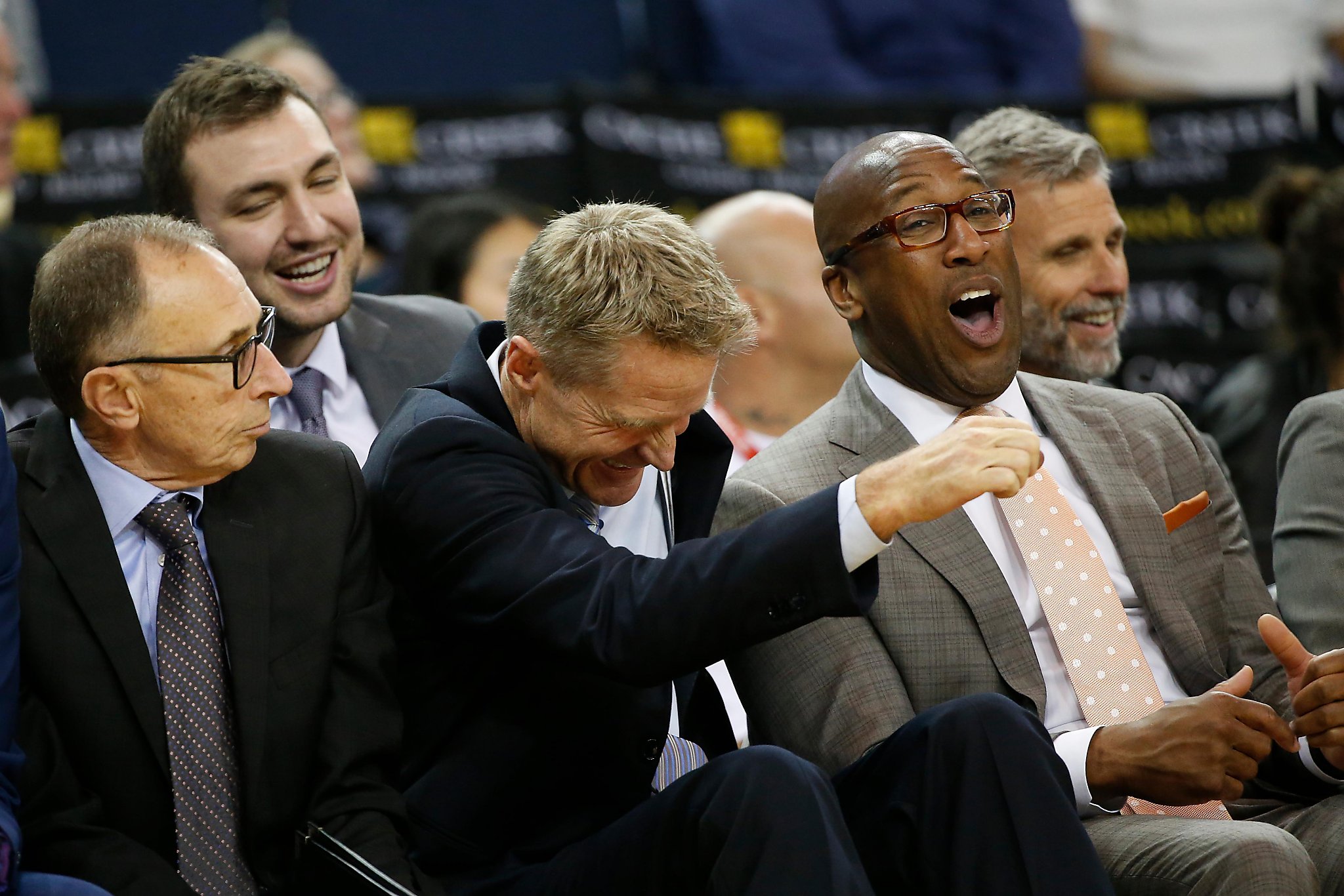 Ron Adams helping ease Mike Brown to Warriors’ acting head coach