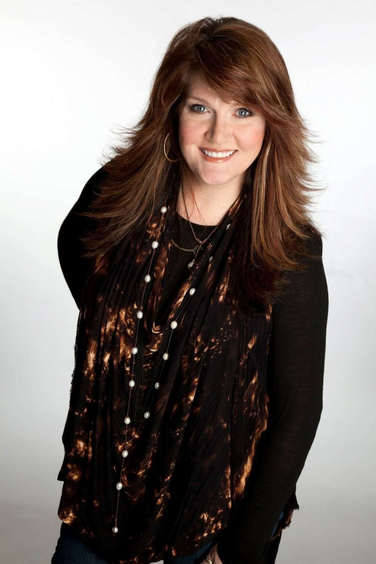 Funny mom Anita Renfroe brings her comedy to Danbury Palace