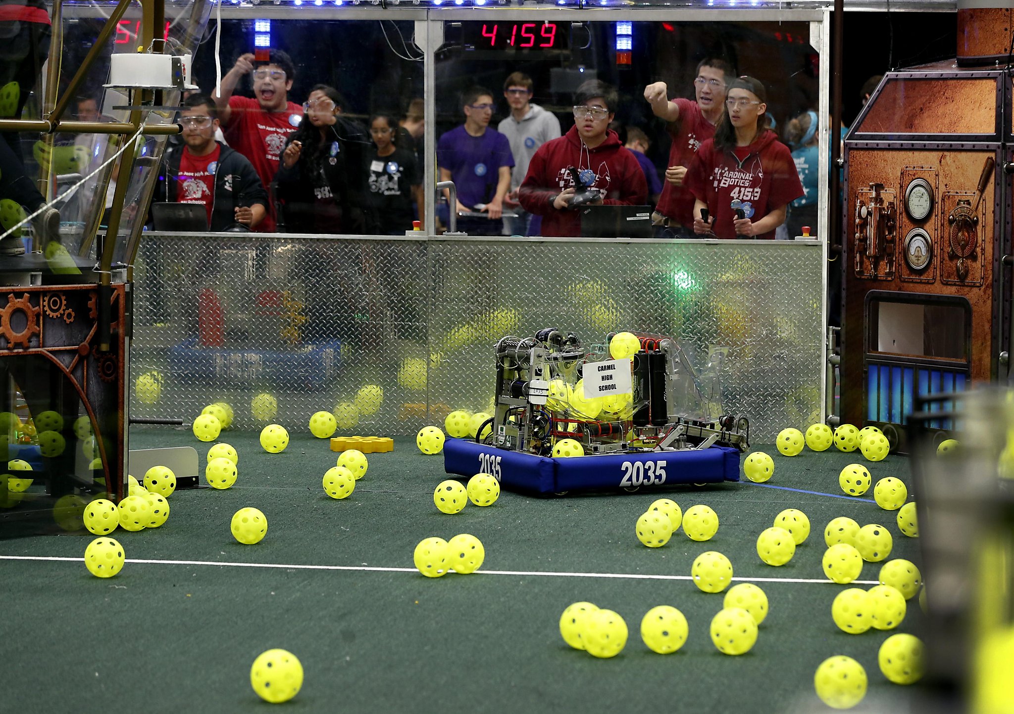 Hundreds of students in SF for city’s first robotics battle