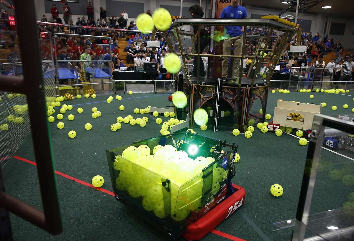 Hundreds of students in SF for city’s first robotics battle