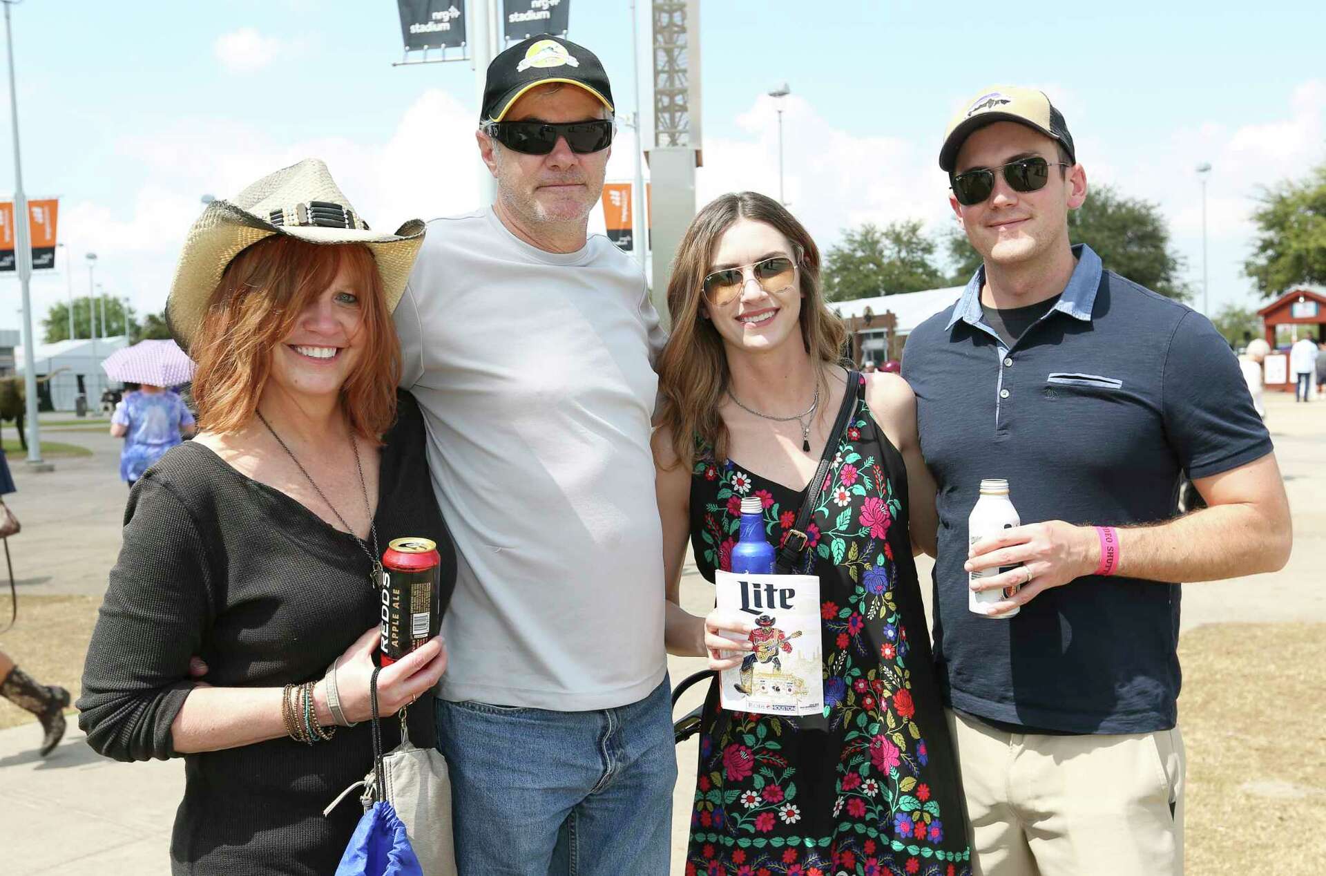 Willie Nelson earns a hero's welcome at RodeoHouston