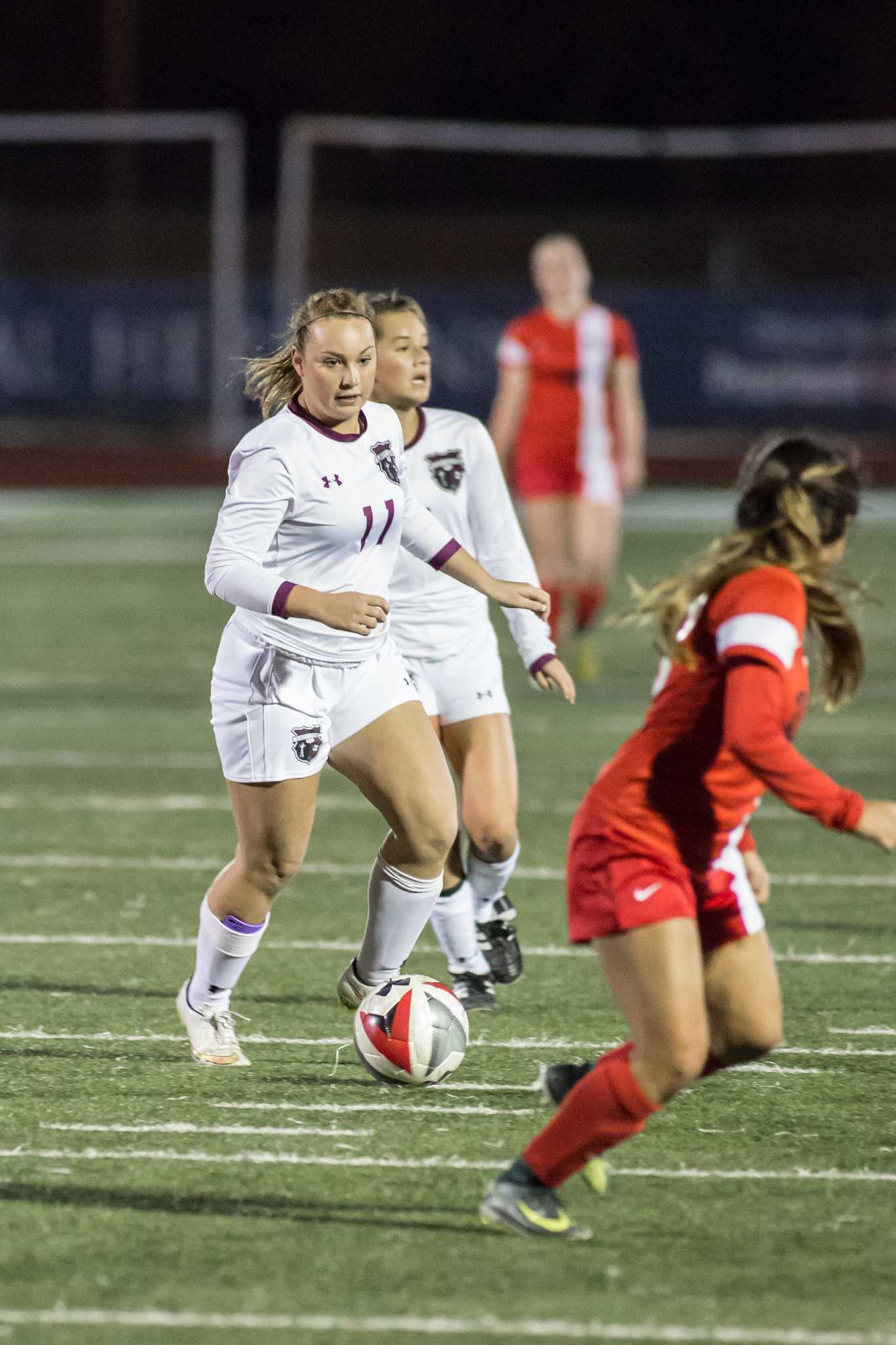 Girls' soccer: Pearland's cohesiveness keys its success