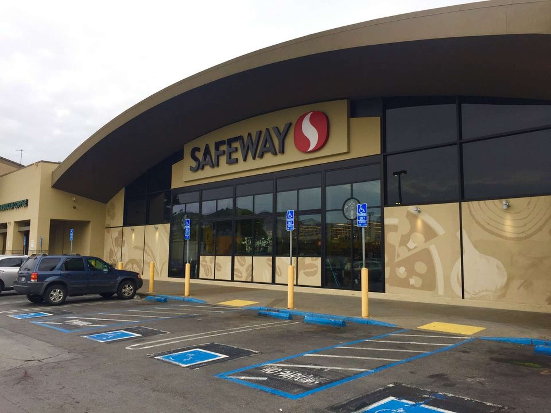 Safeway to carry plant-based Beyond Burger in its meat case