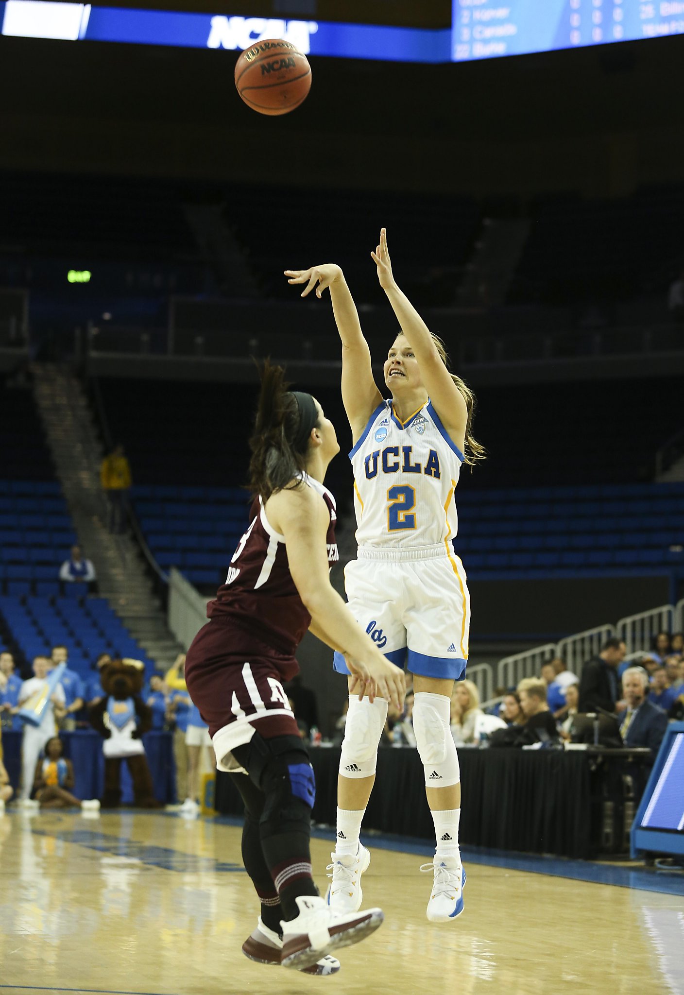UCLA women rout Texas A&M, face UConn next