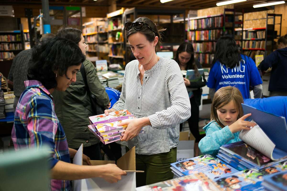 10,000-book giveaway leaves SF teachers with feel-good ending