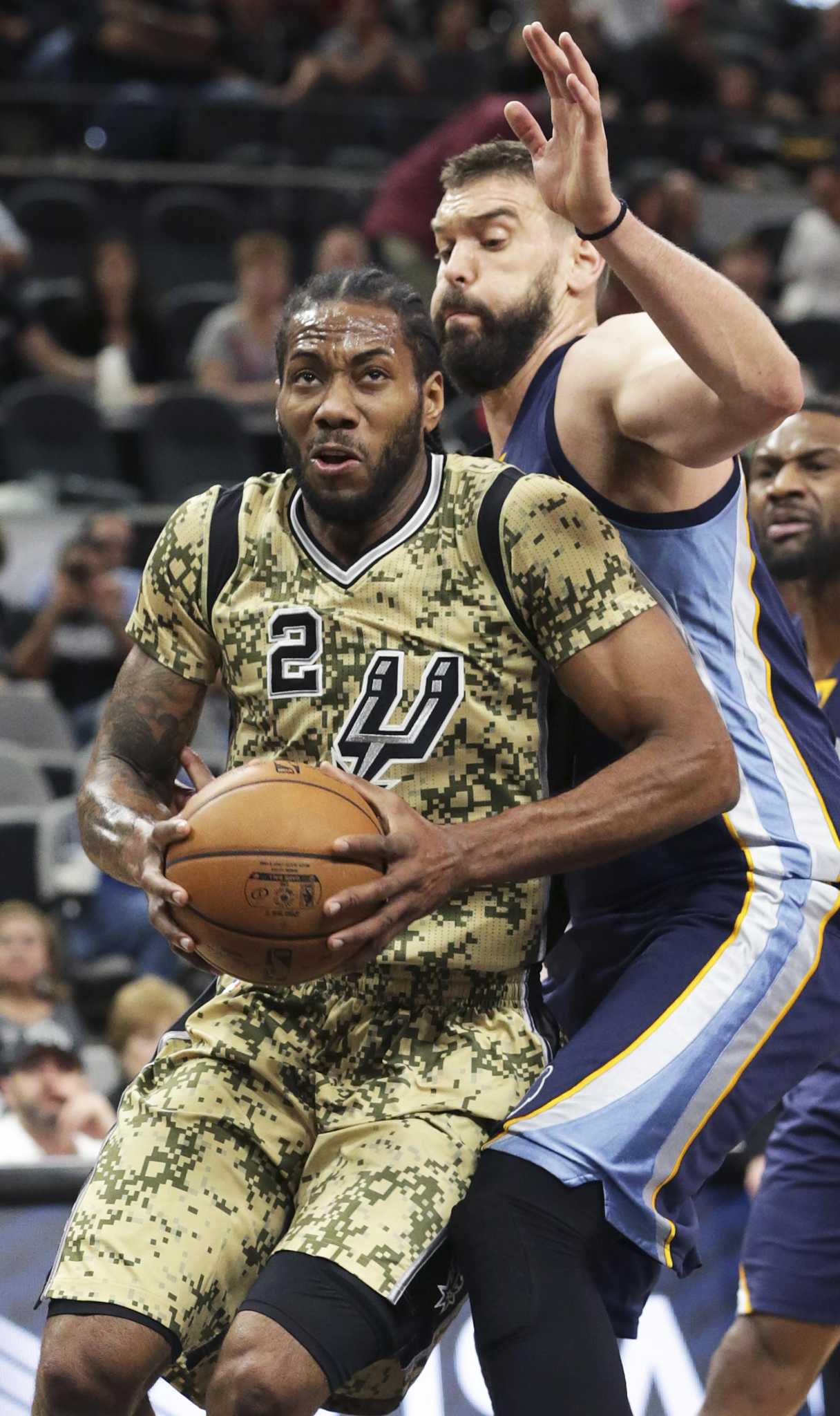 Spurs’ Leonard preparing for a playoff in the crosshairs