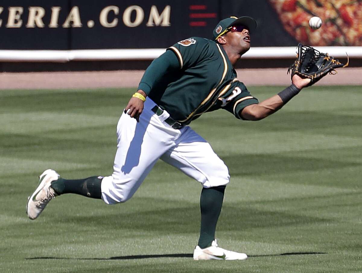 A’s Khris Davis sidelined with minor quadriceps issue