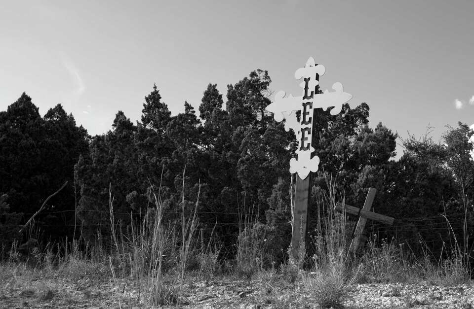 'Vanishing Points' stops to examine roadside memorials