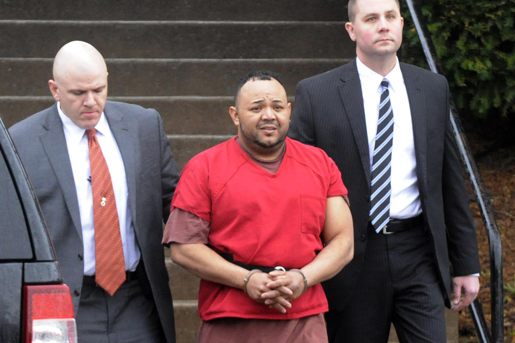 Hernandez waives extradition in murder, abduction