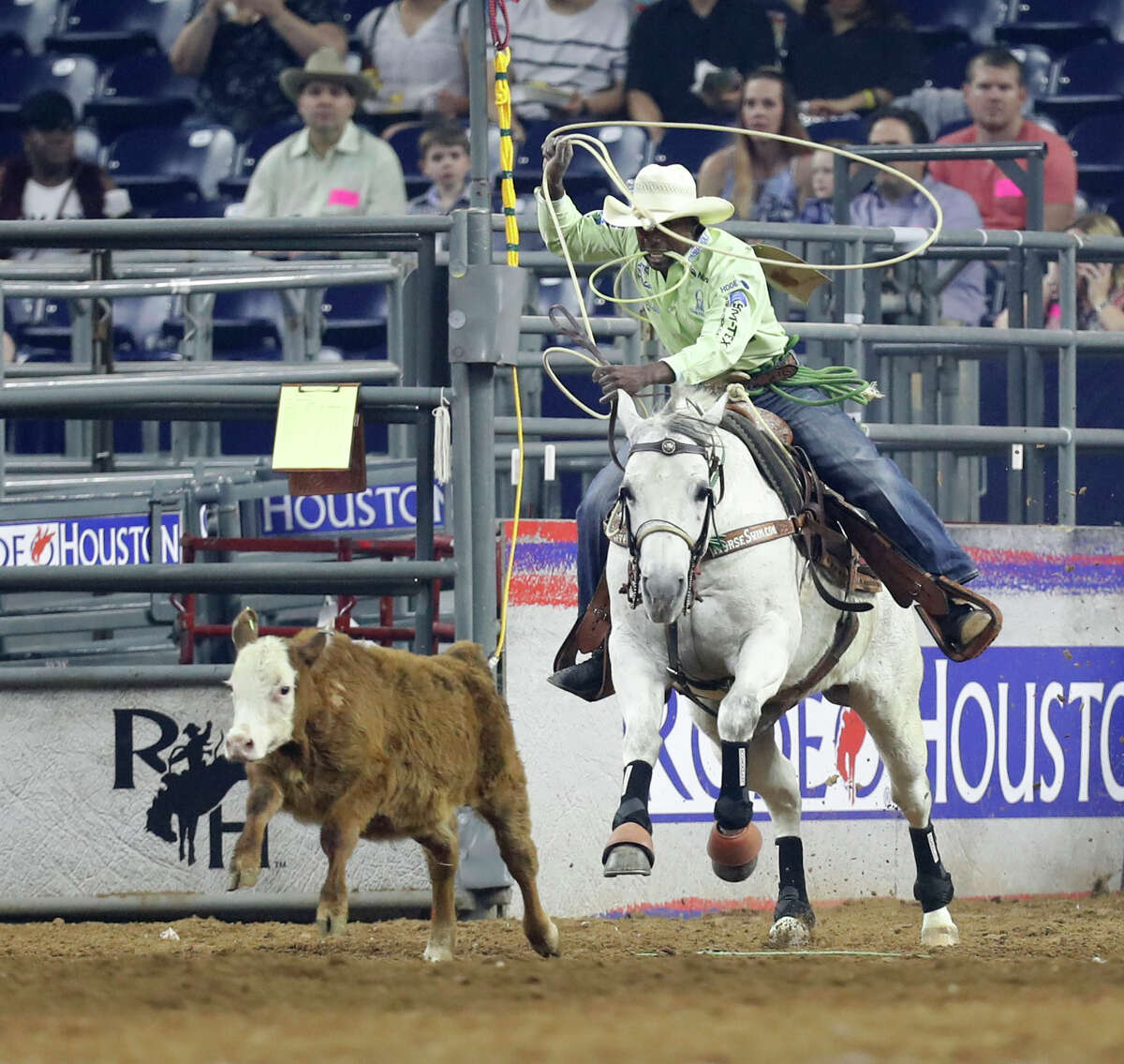Tie-down roper Cory Solomon advances to RodeoHouston final