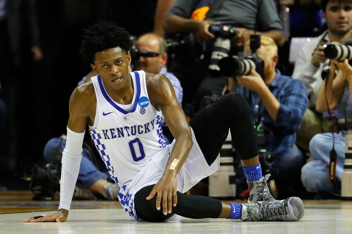 De'Aaron Fox says he will leave Kentucky to enter NBA Draft