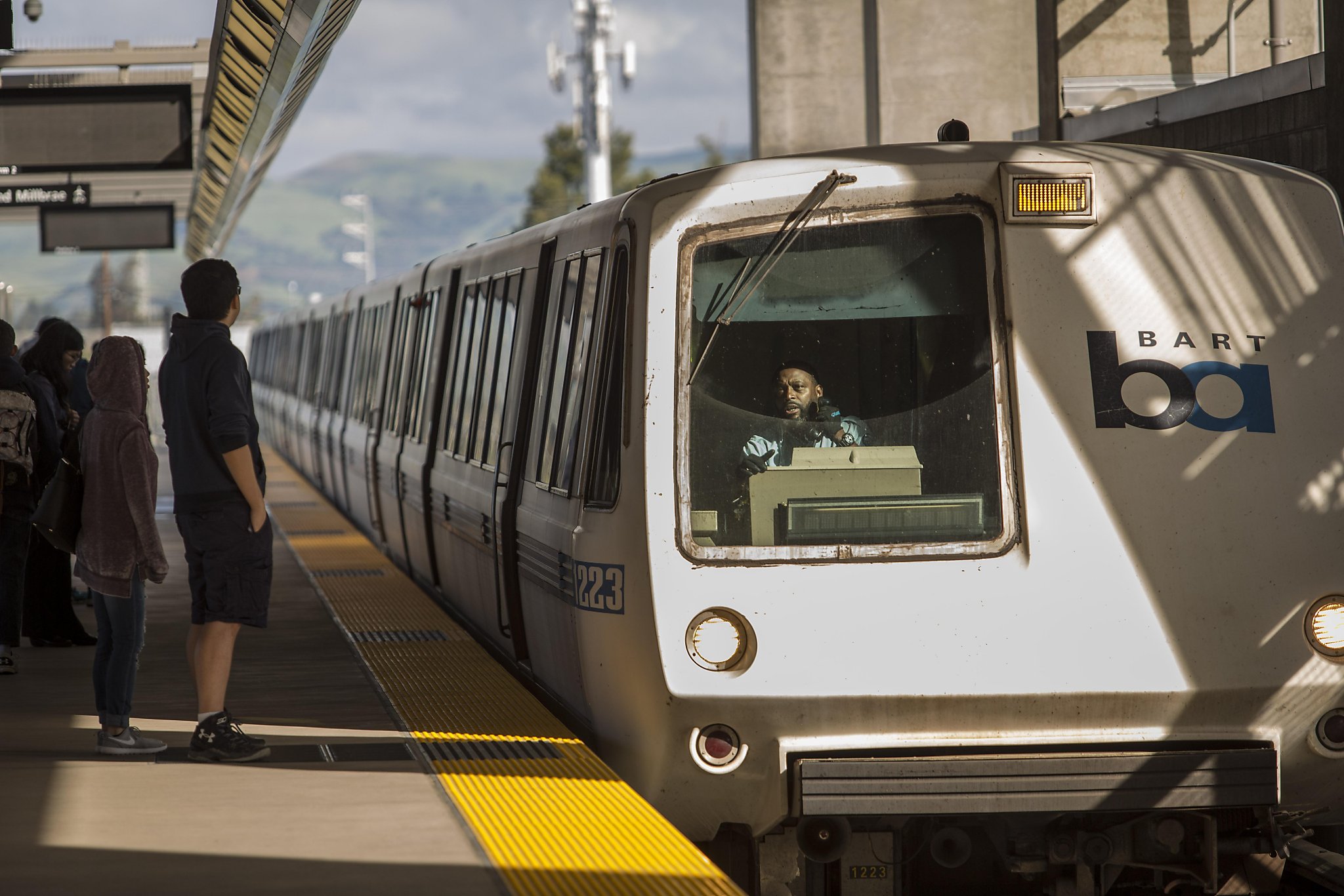 Switching problems cause major delays at BART Richmond station