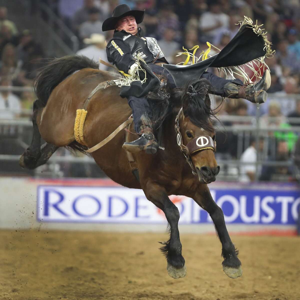 Kassie Mowry dominates barrel racing at RodeoHouston