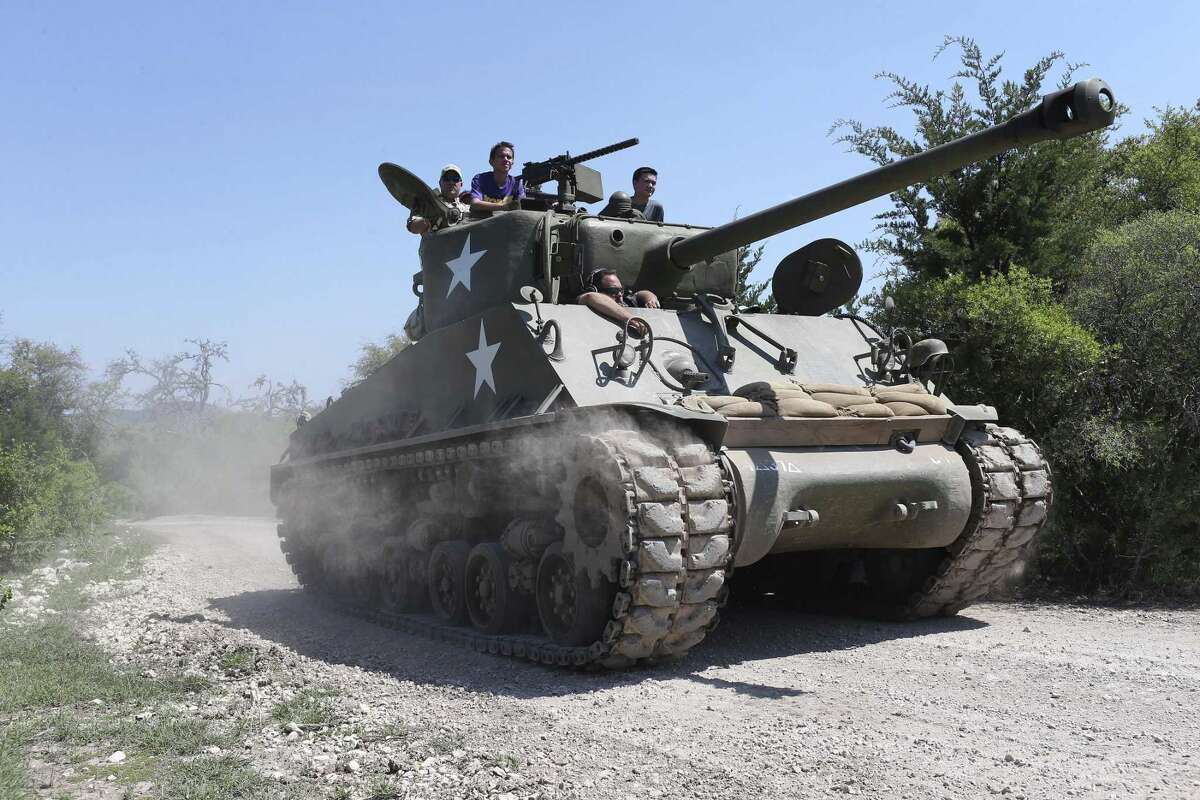 The ultimate for weekend warriors: Blowing stuff up with a tank