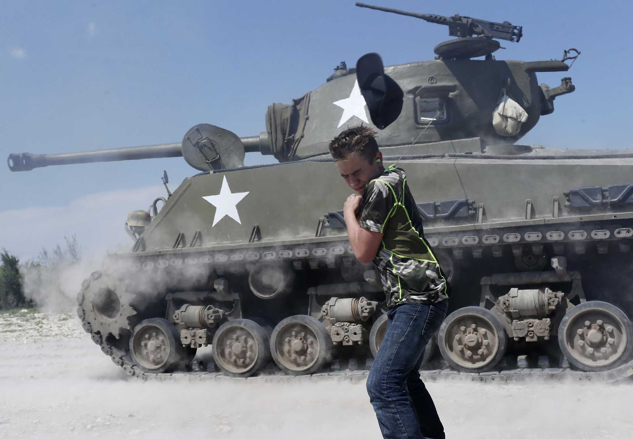 The ultimate for weekend warriors: Blowing stuff up with a tank