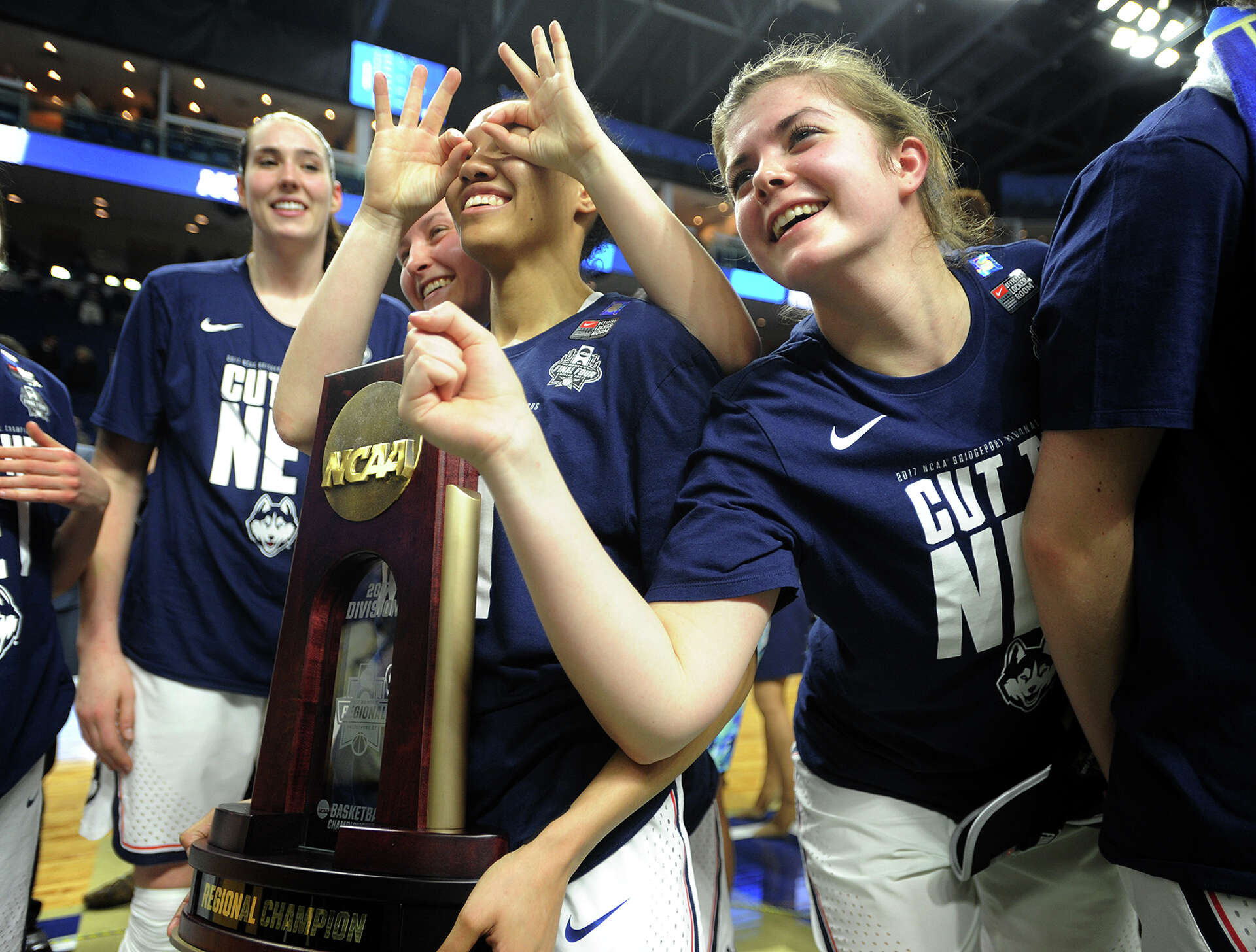 UConn notebook: Husky hoedown at the Final Four