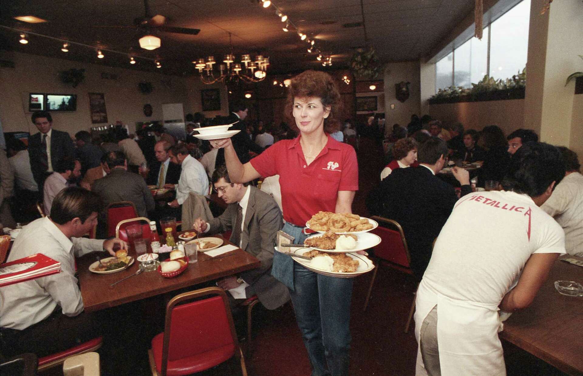 30 years ago: Phil's Restaurant, Willie at the Arena, a Ship Channel tour