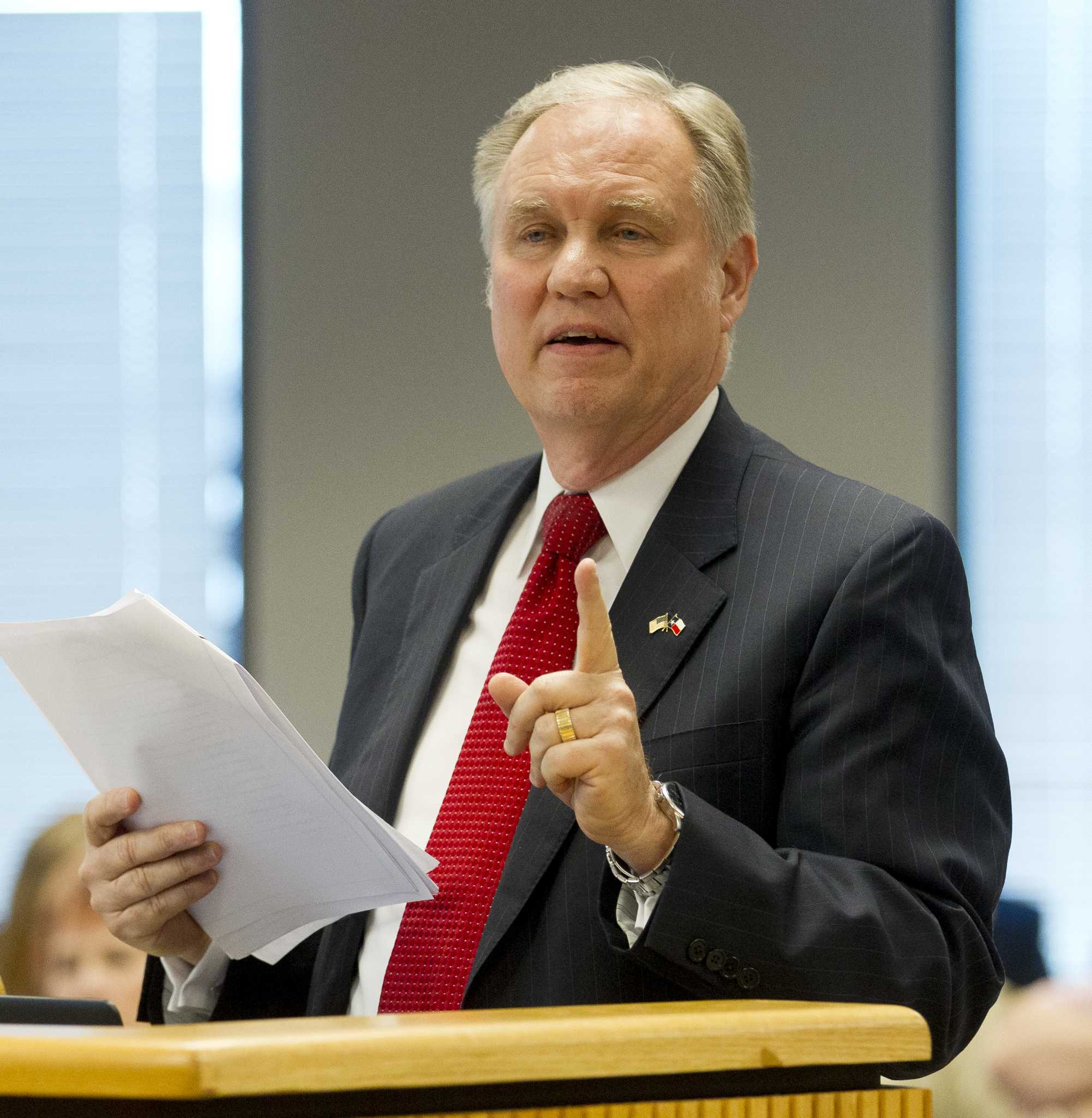 Commissioners debate, agree on Ethics Committee members