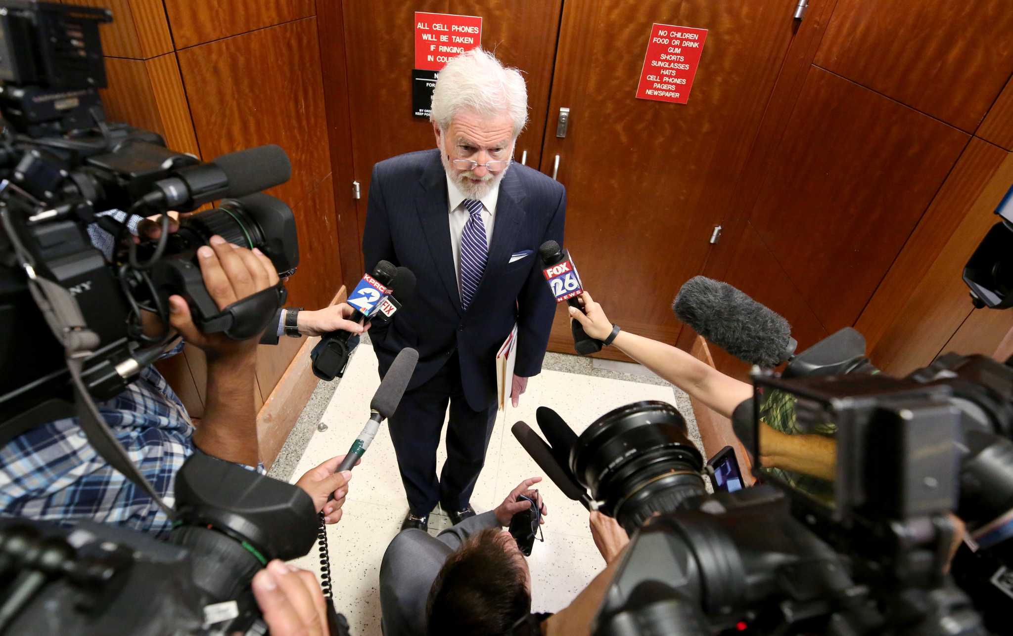 Well-known attorney withdraws from murder-for-hire case