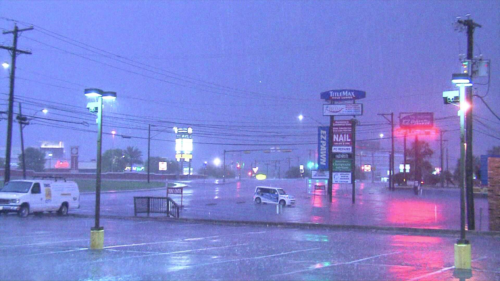 NWS: Heavy rain hits San Antonio, no current reports of hail or ...