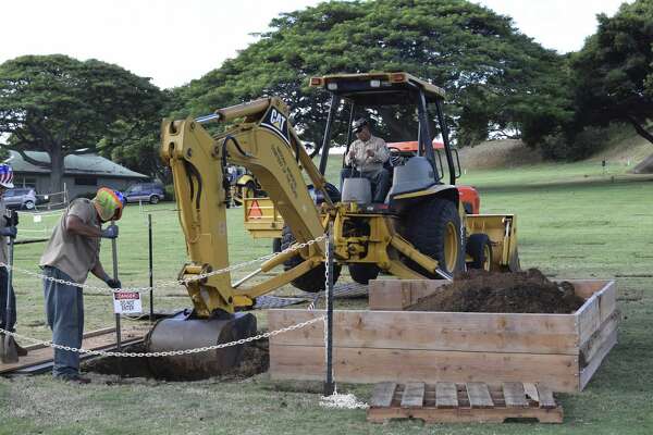 Military digging up WWII battle remains from Hawaii cemetery ...